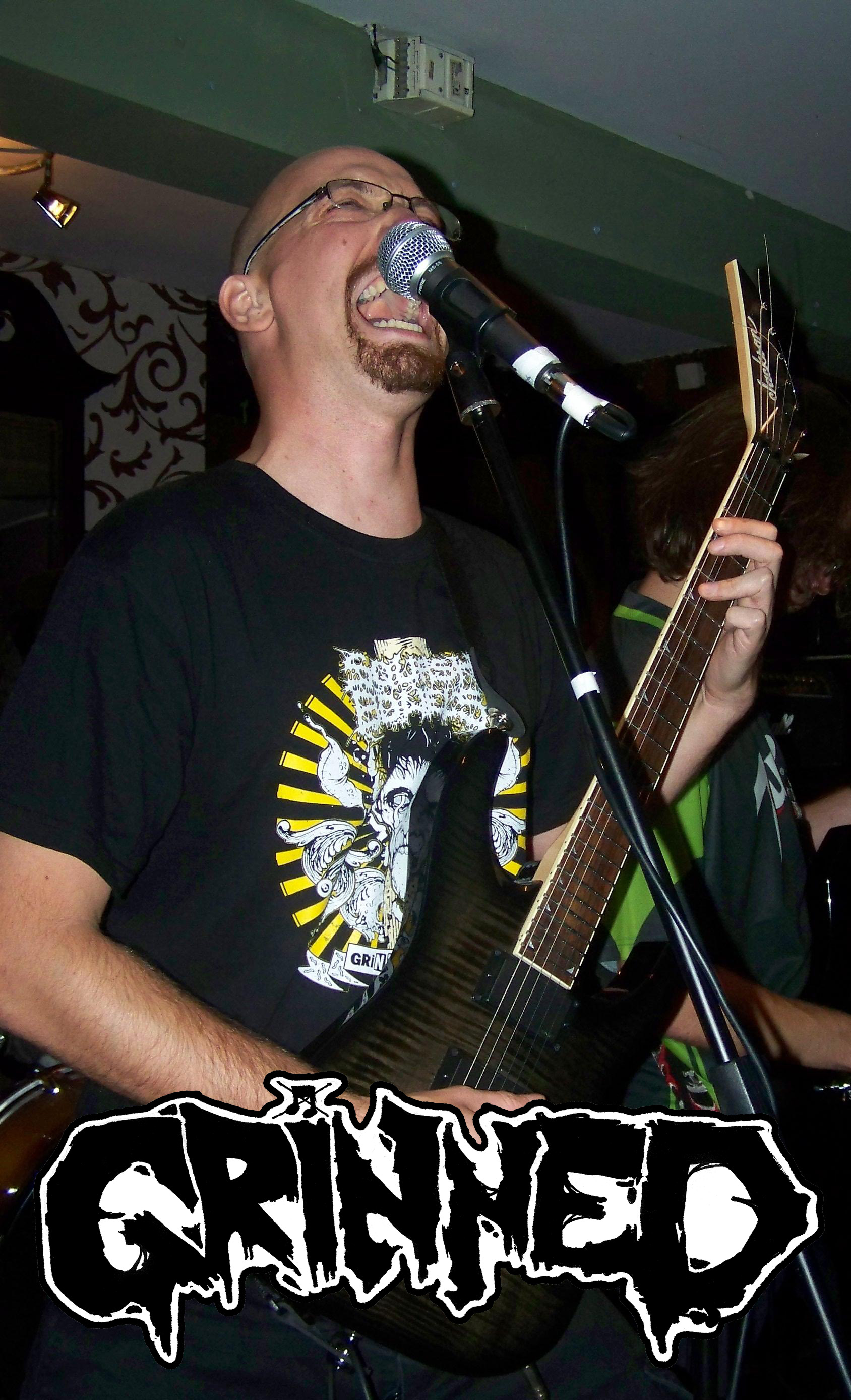 Grinned är ett riktigt bra och snabb grindcore